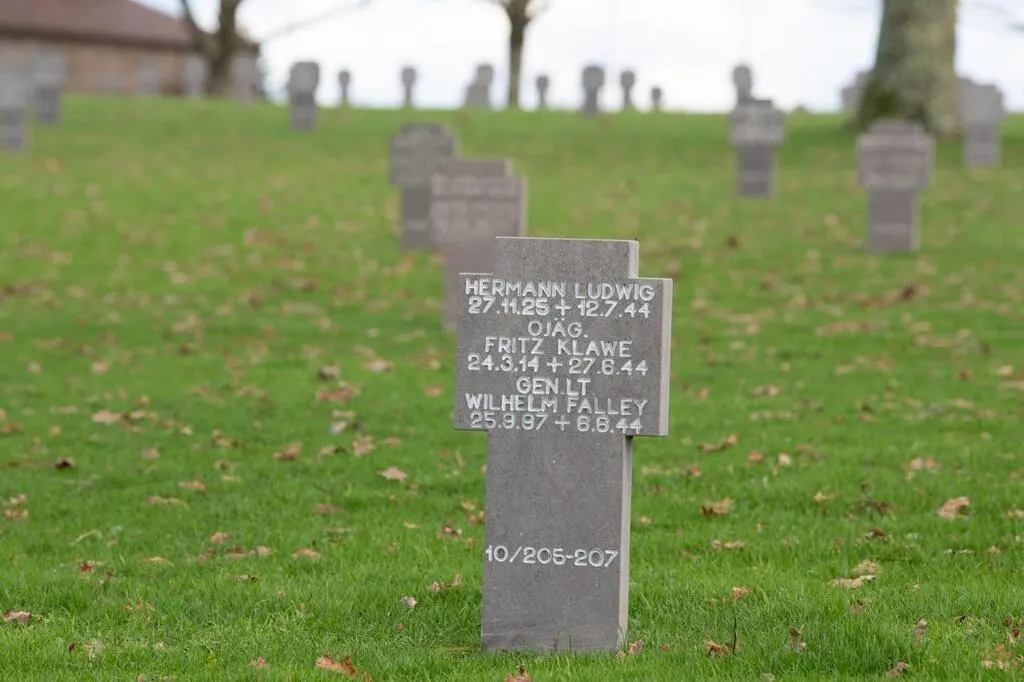 Qui était Wilhelm Falley, le premier général allemand tué, dans la nuit ...