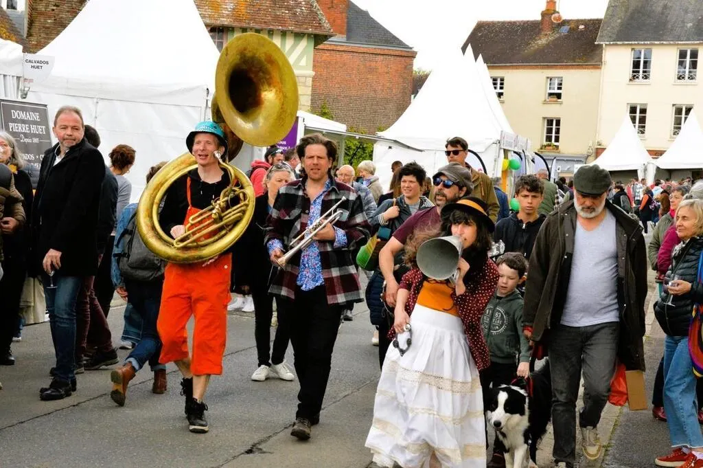 EN IMAGES. Un 29e festival des AOC-AOP dans la bonne humeur à Cambremer ...