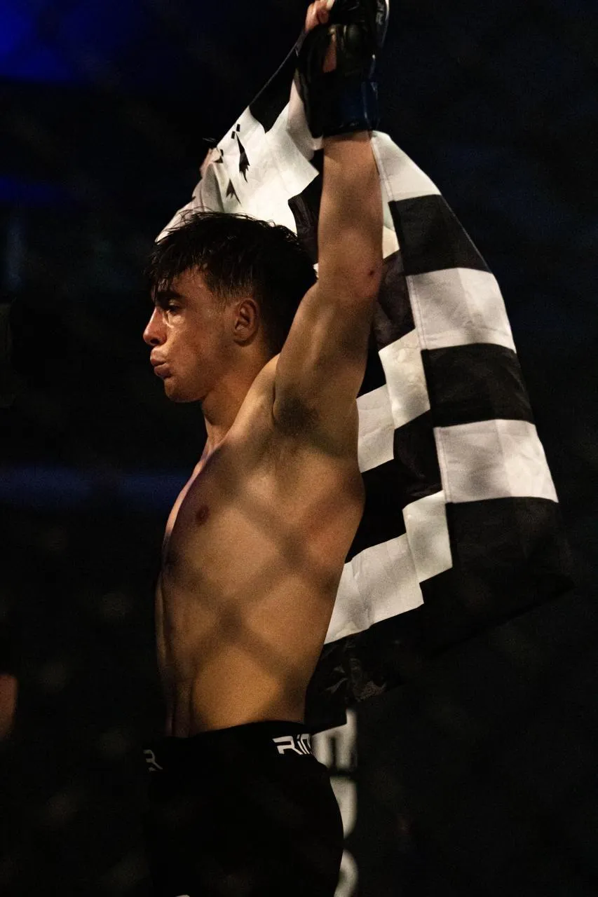 MMA. Paul Dena annonce son forfait pour l’AEF 6 au Roazhon Park . Sport ...