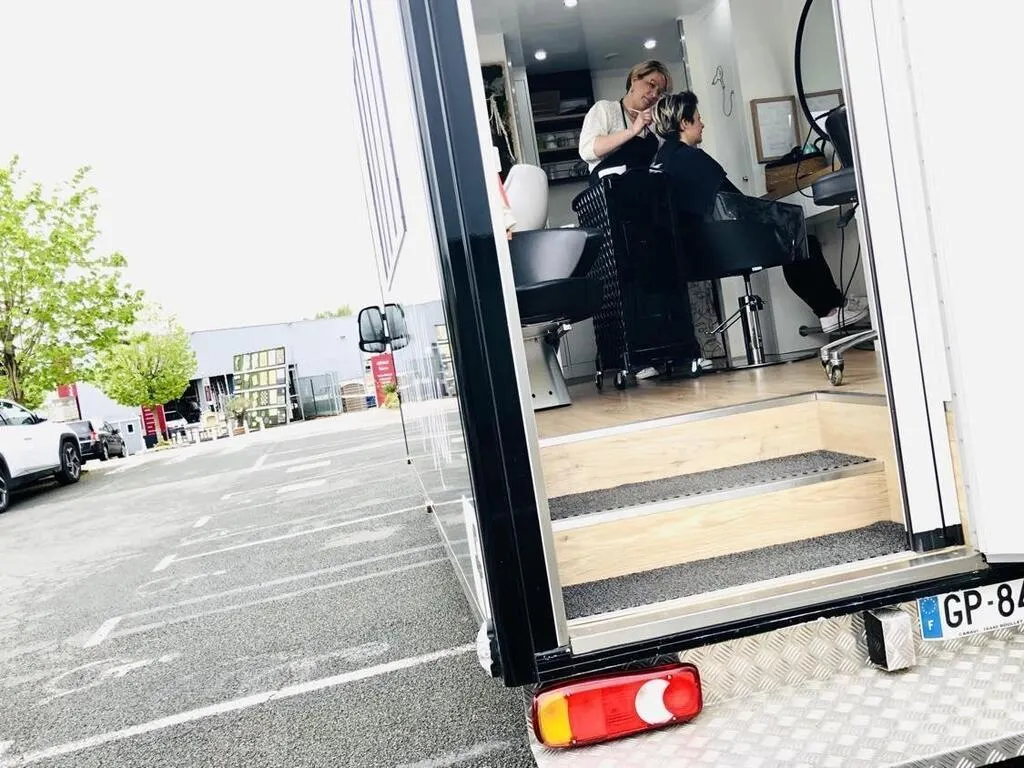 Quiz. Une flamme, un salon de coiffure dans un camion, de la pluie ...