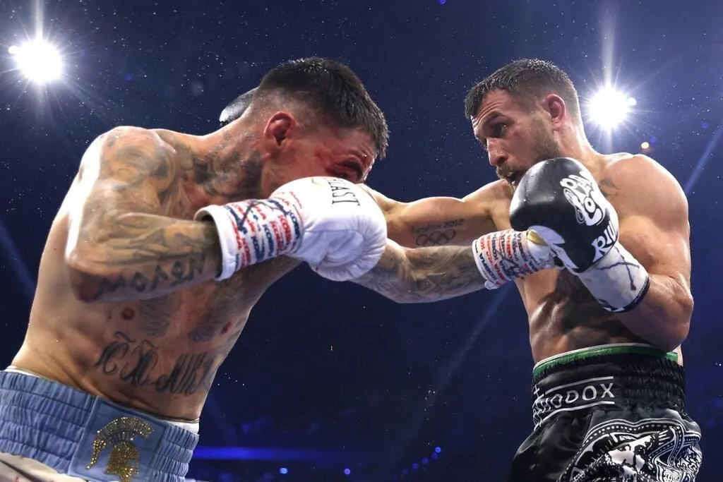 Boxe. Vasyl Lomachenko s’empare de la ceinture IBF des poids légers en dominant George Kambosos ...