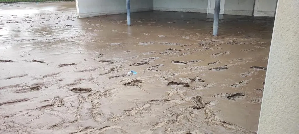 « C’était vraiment violent » : en Mayenne, inondation et coulée de boue ...