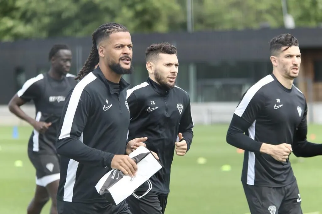 Ligue 2 - Angers Sco. Zinedine Ferhat de retour dans un groupe élargi pour la venue de Dunkerque ...