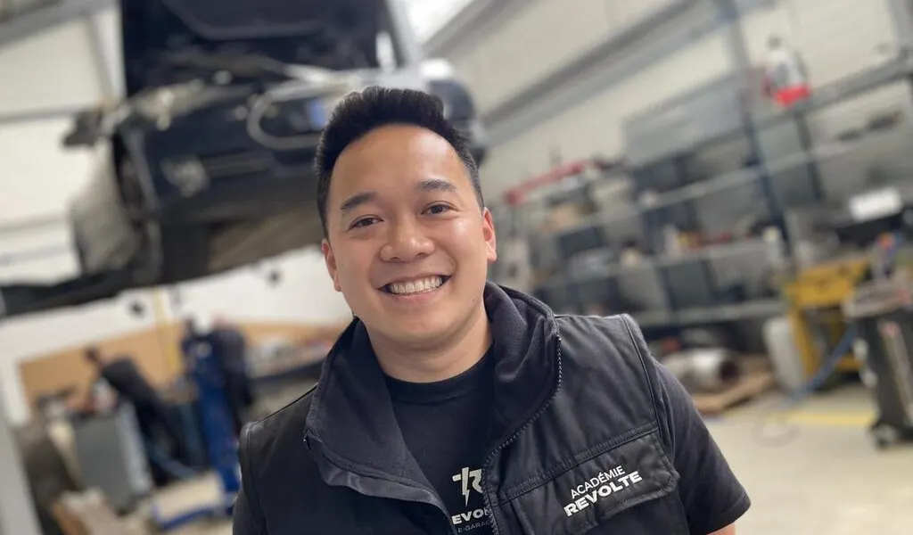 Près de Nantes, le premier garage 100 % dédié aux voitures électriques ...