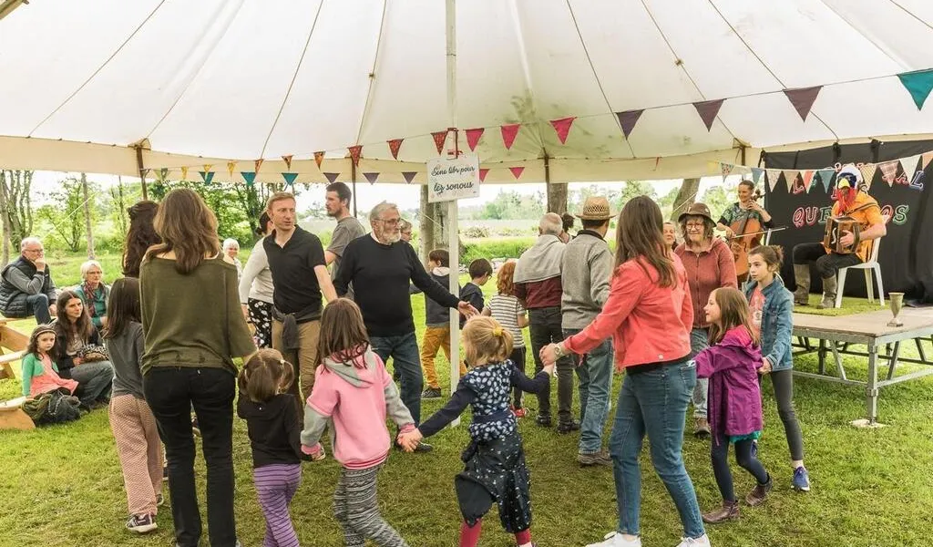 Près de Vitré, le festival Va’y Availles du bruit met les musiques ... Près de Vitré, le festival Va’y Availles du bruit met les musiques ...