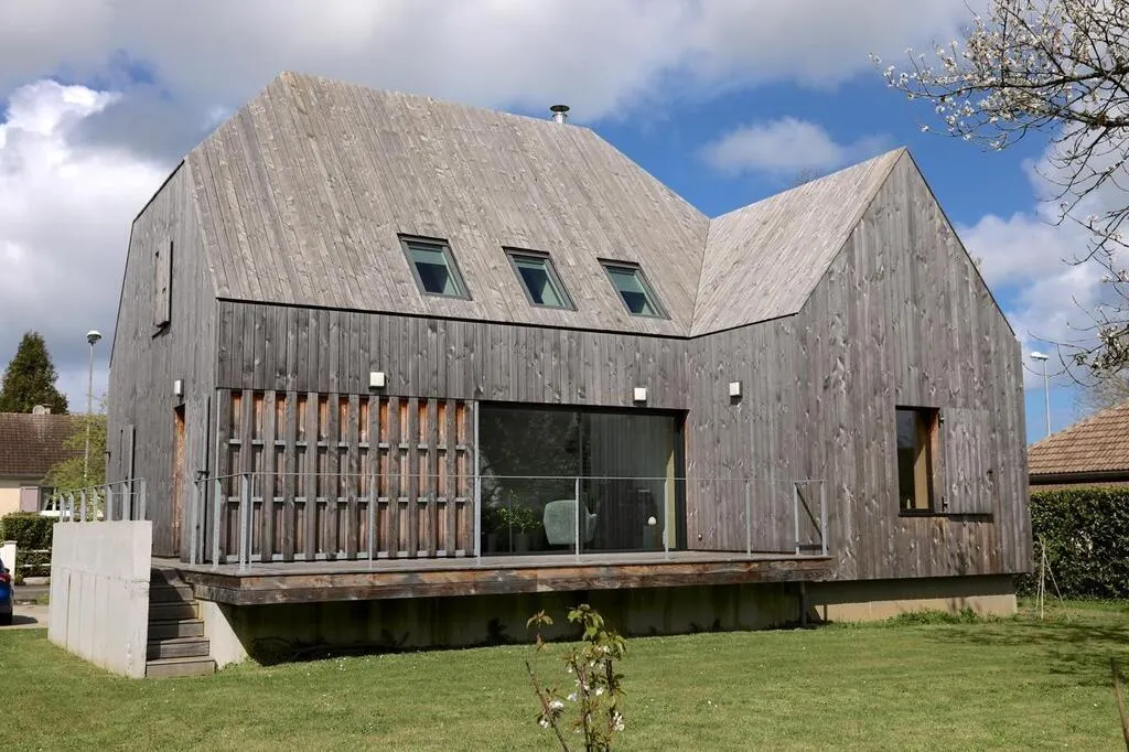 Maison. En Normandie, la métamorphose atypique d’un pavillon des années ...