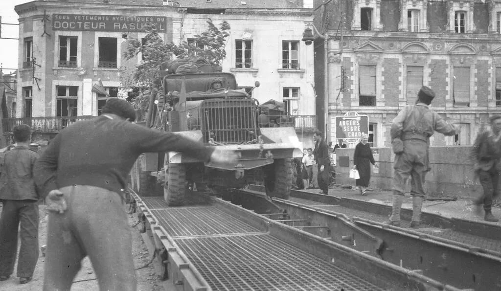 EN IMAGES. Aux archives de Château-Gontier, la mémoire de la Libération en 1944 est toujours ...