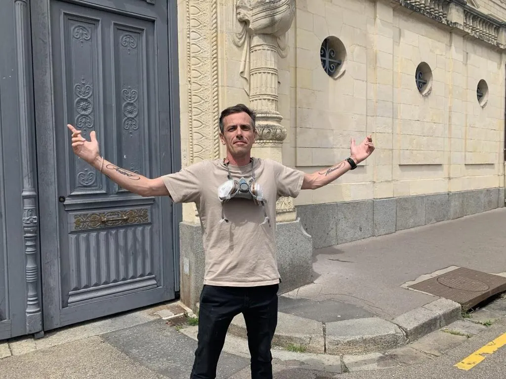 80e D-Day, passage de la flamme olympique… Le graffeur caennais Solice ...