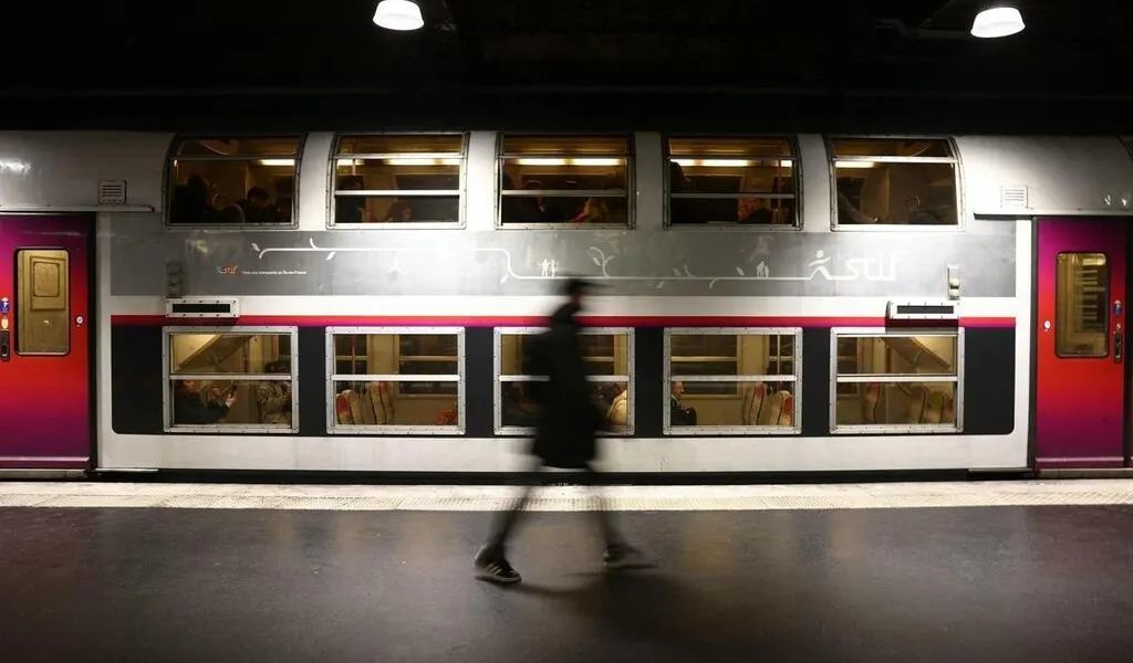 Grève à la SNCF : à quoi faut-il s’attendre ce mardi sur les RER et les trains de banlieue ...