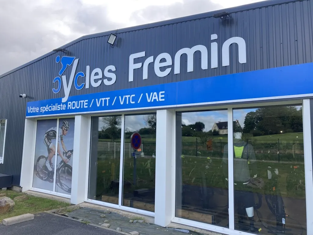 Déstockage avant travaux chez Cycles Frémin à Plancoët - Dinan.maville.com