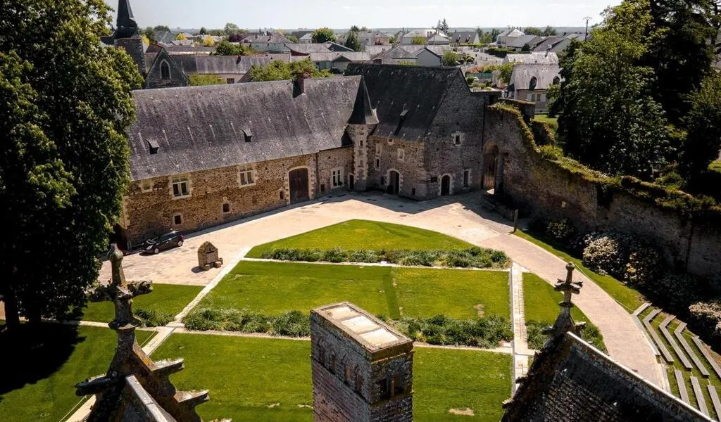 Près d’Angers, le château du Plessis-Macé, tout beau pour recevoir le ...