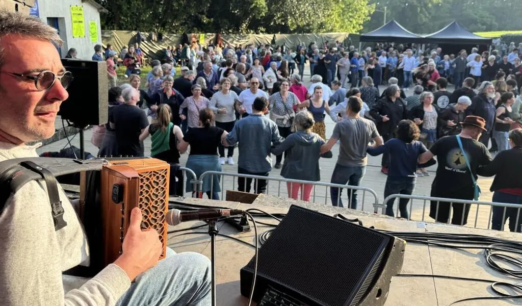Le Haut-Corlay. Plus de 2 500 personnes au fest-noz de Coat Favan ...