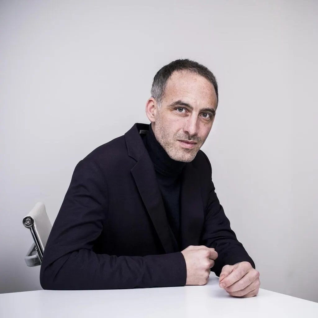 Raphaël Glucksmann fera un bref passage à Lorient samedi 25 mai ...