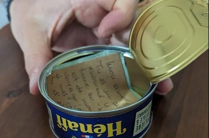 La demande en mariage cachée dans la boîte de pâté Hénaff est arrivée à ...