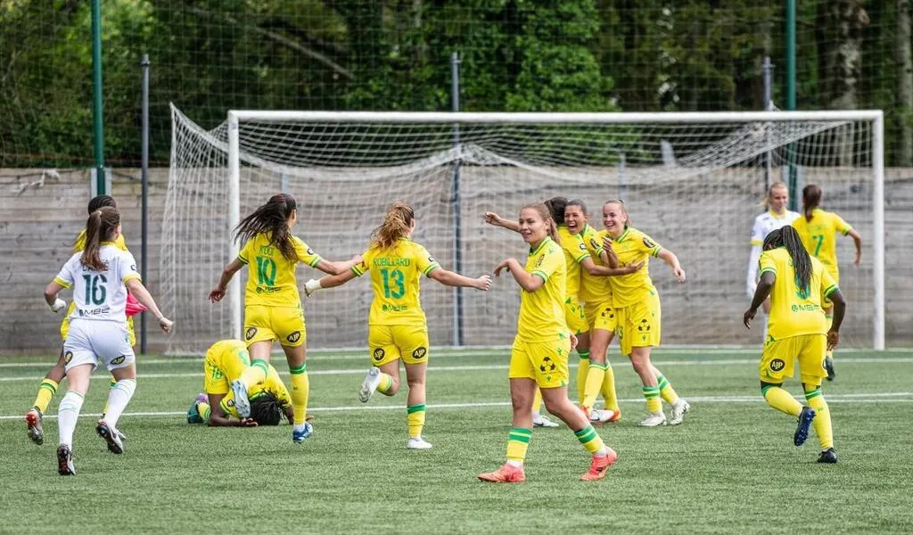 Football. D2F : La belle histoire de Maureen Cosson et des Nantaises, promues en D1 . Sport ...