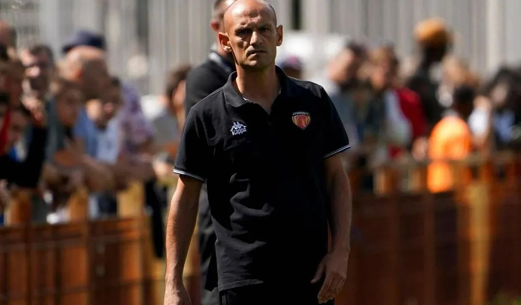 Football - N2. Patrick Olive, nouvel entraîneur de l’Olympique Saumur ...