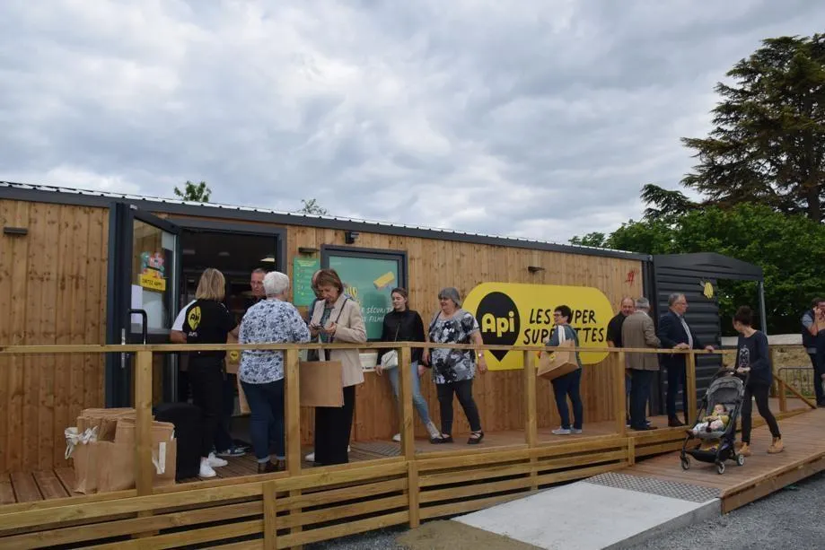 La supérette autonome API a accueilli ses premiers clients à Neuillé ...