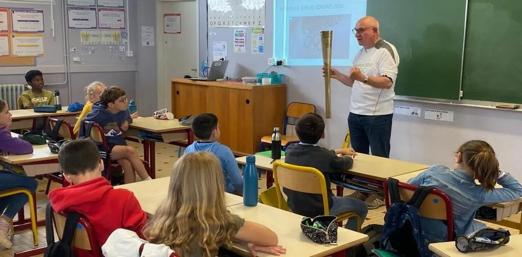 Mauges-sur-Loire. Les enfants se sont transmis la flamme olympique ...