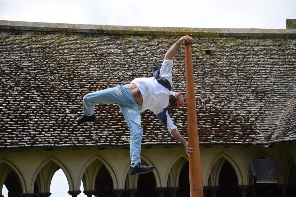 JO 2024. Pour le passage de la flamme, le Mont Saint-Michel accueille ...