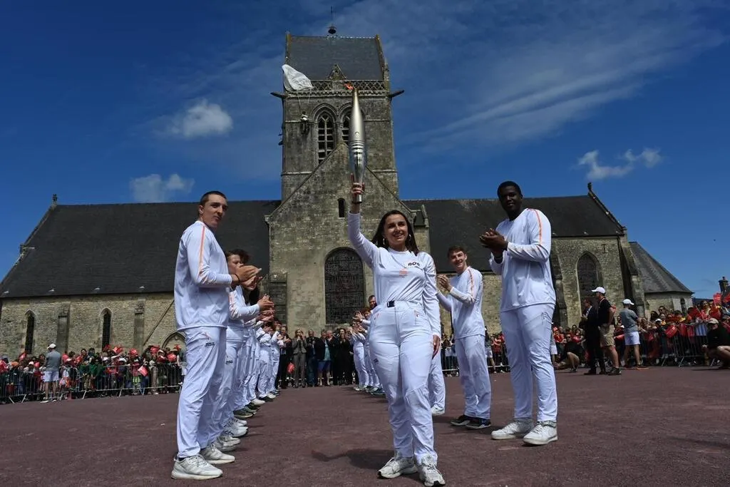 JO 2024. Les temps forts du passage de la flamme olympique dans la ...