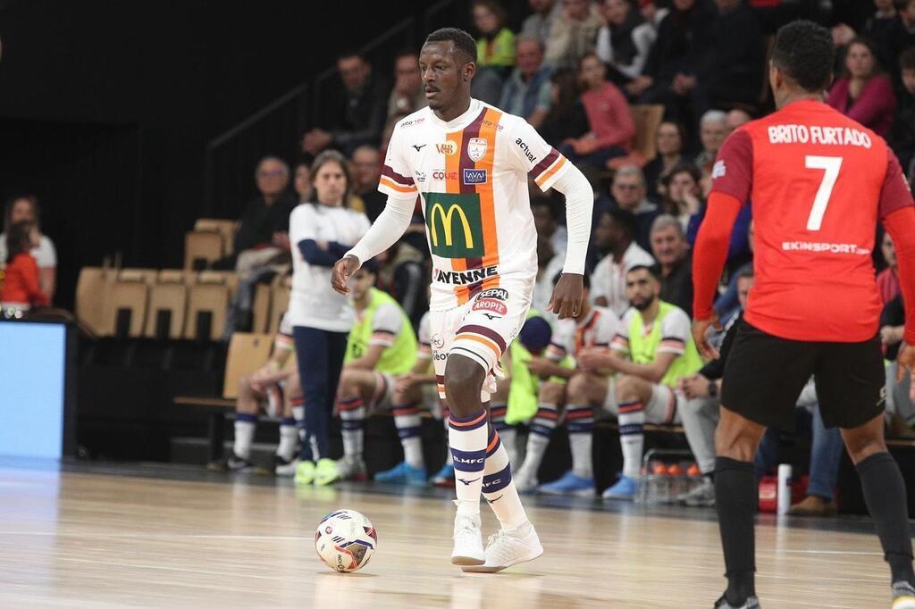 Futsal D1 Souheil Mouhoudine Plus Fort Que La Douleur Avec LÉtoile