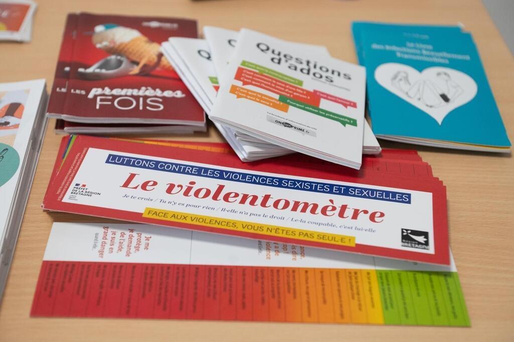 Éducation Sexuelle Pressions Fake News Manque De Moyens
