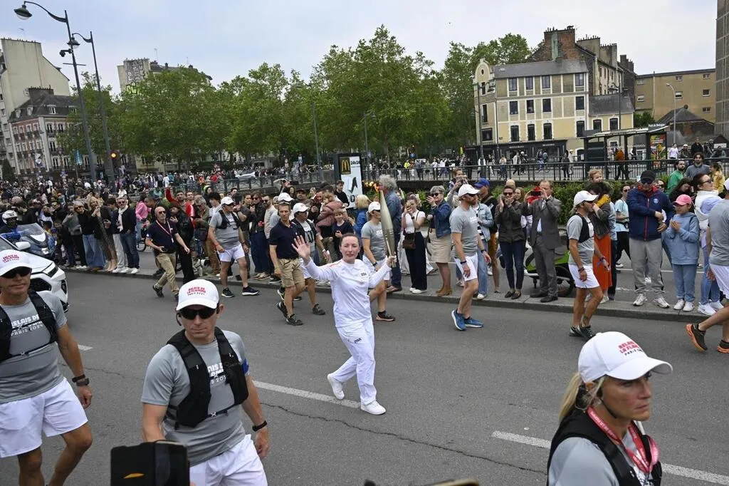 En Ille-et-Vilaine, 120 000 personnes ont suivi le relais de la flamme ...