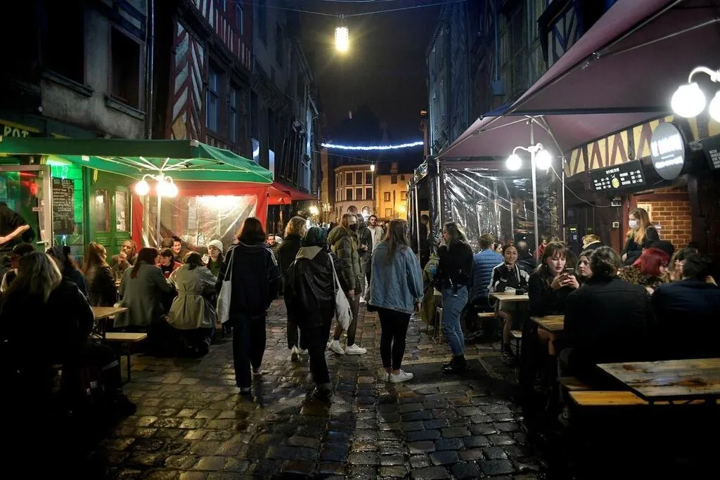 DOSSIER. Rue de la soif, lieux mythiques, bars de quartier… plongez au ...