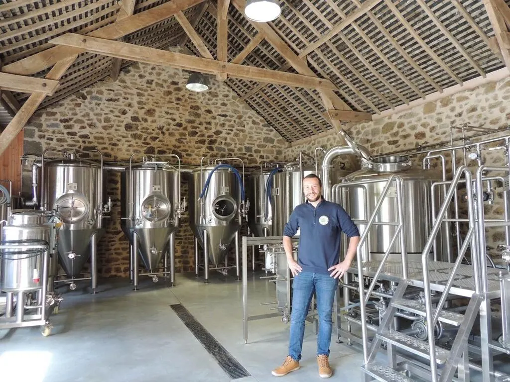 Plus jeune, il créait des bières dans son garage : il se reconvertit ...