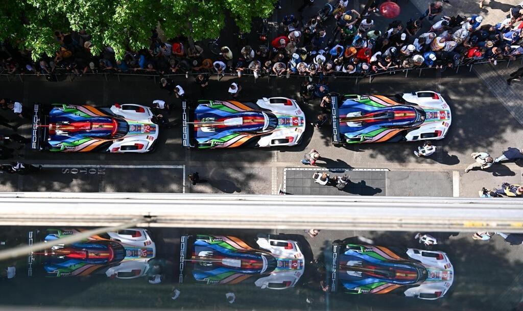 24 Heures Du Mans Parade Pesage Roulage écran Géant Demandez Le