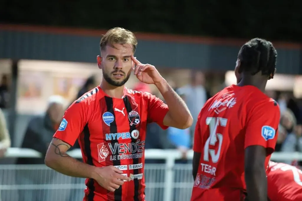 Football. La Roche Vendée recrute un joueur des Herbiers . Sport ...
