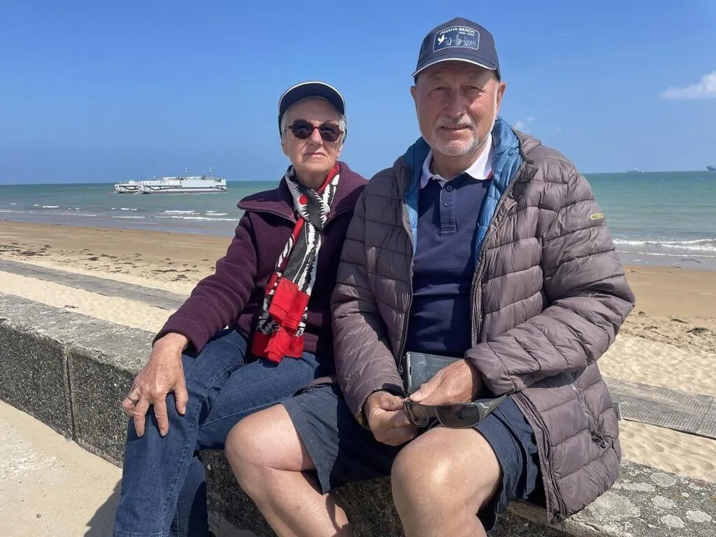80 ans du Débarquement. À Omaha Beach, les voisins de la cérémonie ...