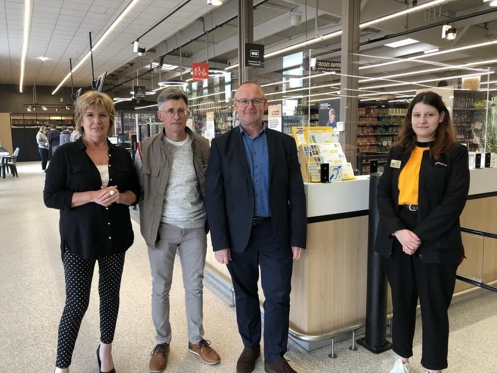 Un nouveau point La Poste Partenaire à l’Intermarché de Château-Gontier-sur-Mayenne - Laval ...