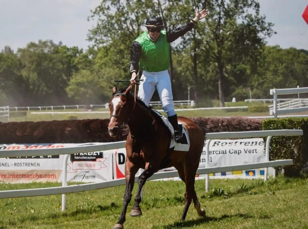 Le jockey de Corlay, Alexandre Le Meur, reprend les couleurs de son ...