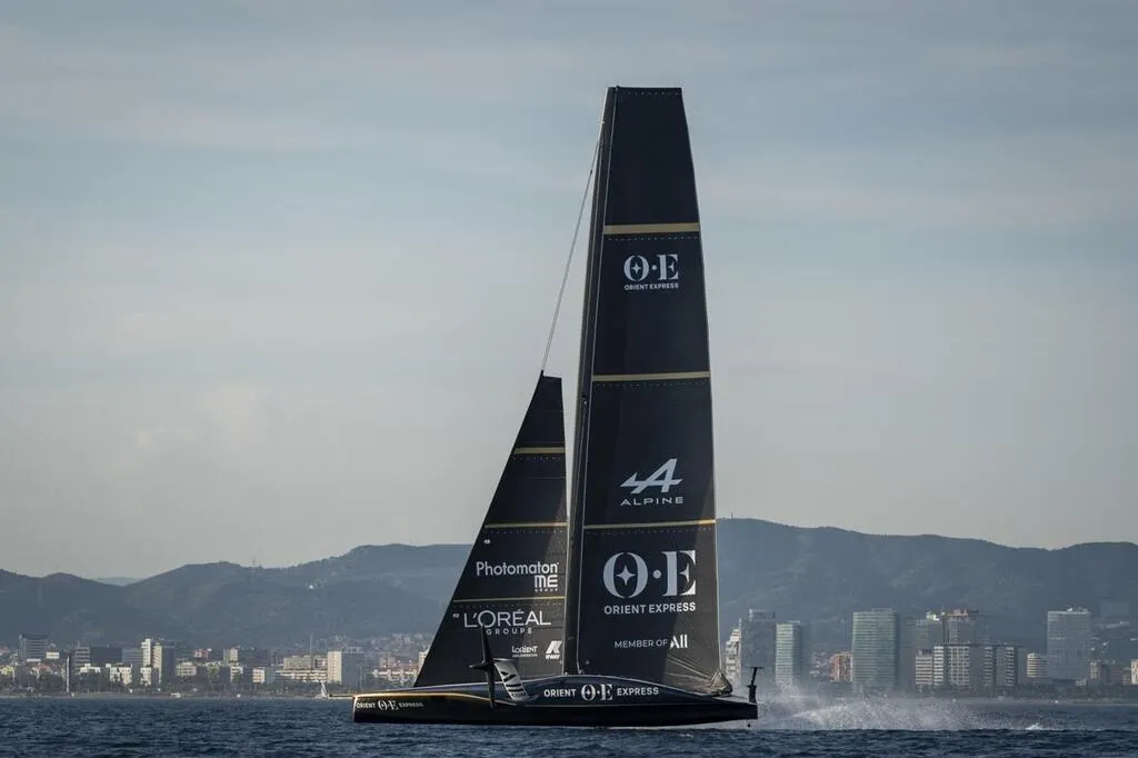 Coupe de l’America. Premier vol pour l’AC75 des Français d’Orient ...