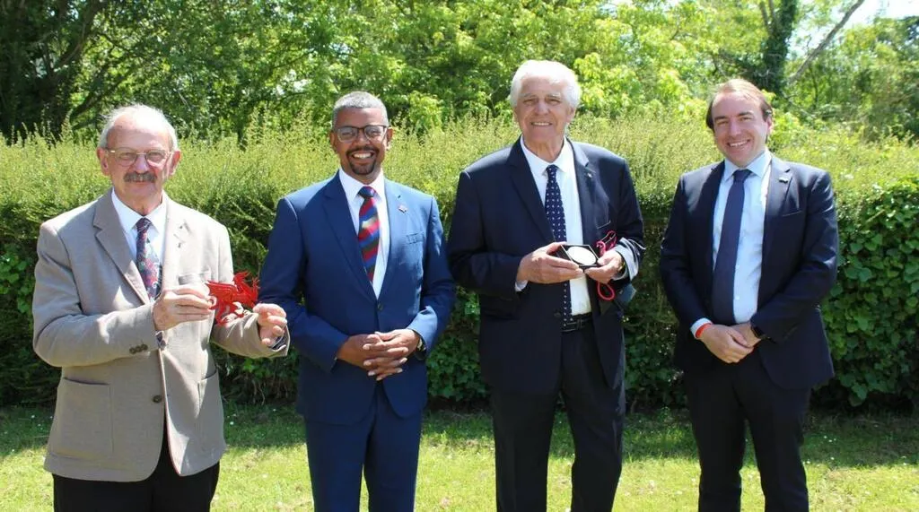 Asnelles. Le Premier ministre du Pays de Galles à la cérémonie ...