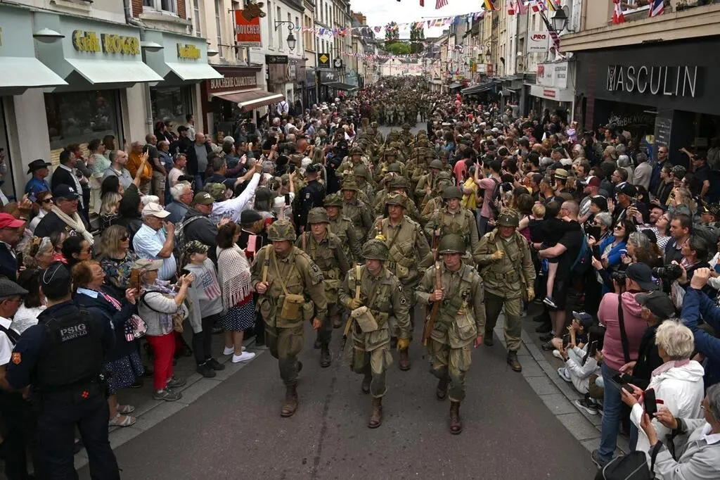 EN IMAGES. Pour les 80 ans du Débarquement, Carentan se tourne avec émotion vers son histoire ...