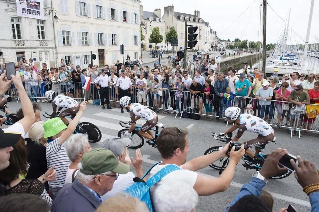 Le grand départ du Tour de France féminin sera donné de Vannes en 2025 ...