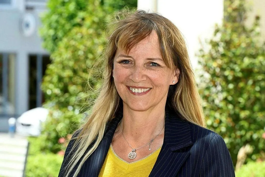 Élections législatives : à Lorient, le président du Medef 56, Alban ...