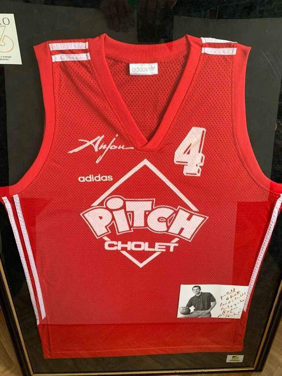 Un maillot collector d’Antoine Rigaudeau, légende de Cholet Basket, à ...