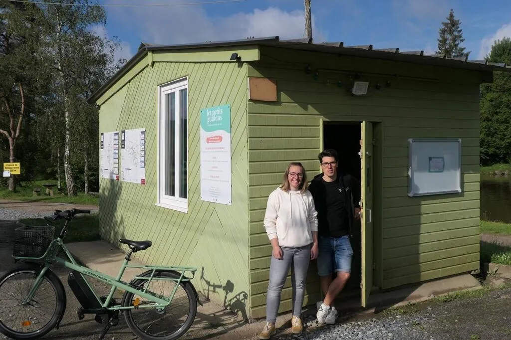 Les petits guidons, nouvelle entreprise située sur le halage à Saint ...