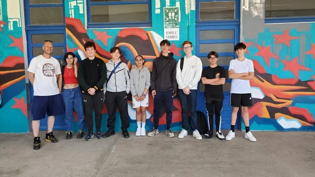 L’œuvre du graffeur Ezra avec l’aide des élèves inaugurée au lycée ...