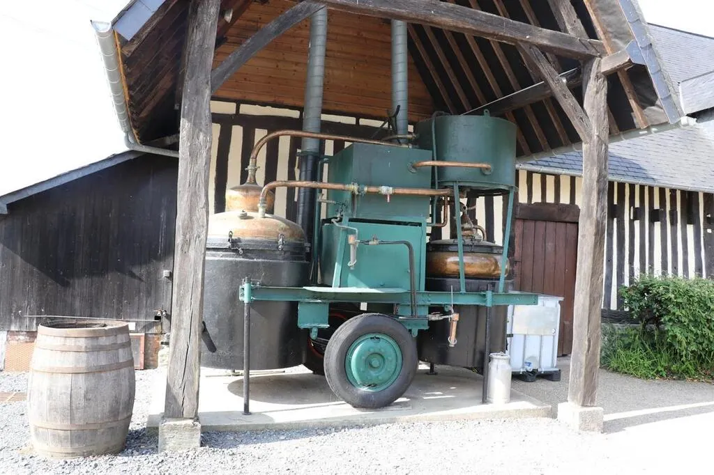 La distillerie Drouin raconte l’histoire du calvados pendant la Seconde ...