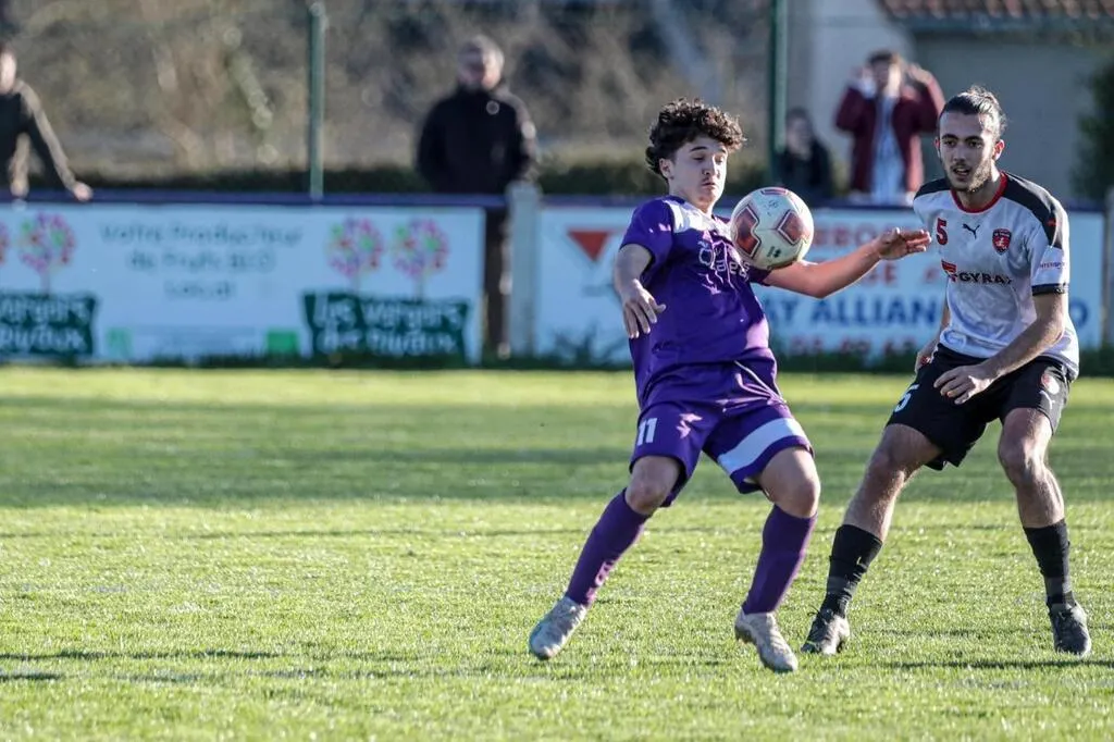 Football - Coupe des Deux-Sèvres. Une affiche Gati Foot - FC3C en ...