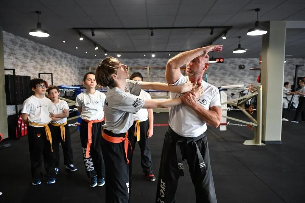 Des techniques pour se défendre à tout âge avec le Krav-Maga . Sport ...