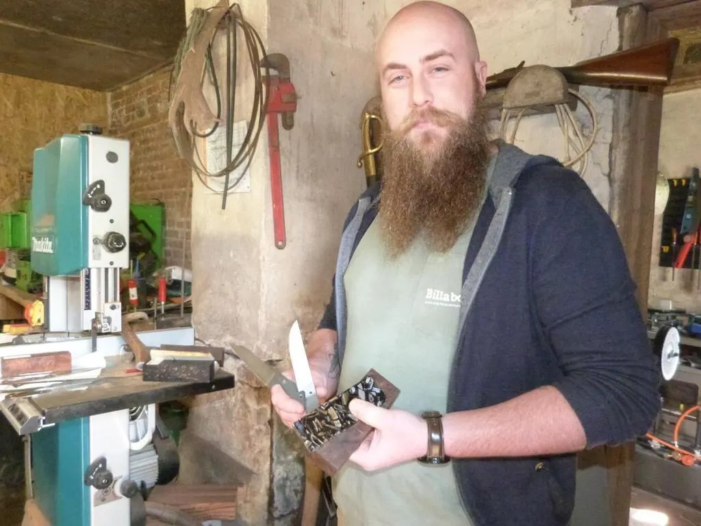 Le trophée qualité artisan d’art remis au coutelier du pays d’Auge ...