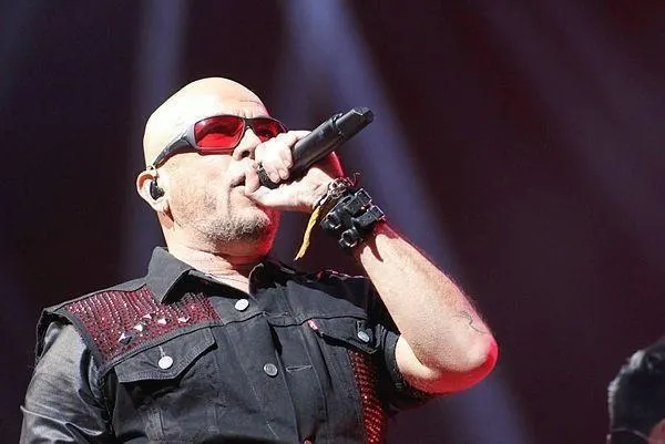 La tournée du chanteur Pascal Obispo passe par Vannes en mars 2025, la ...