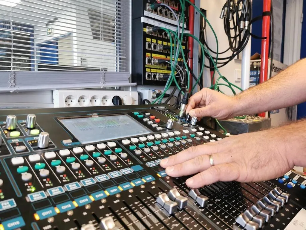 24 H du Mans. Cette entreprise sarthoise se charge du son et de la ...