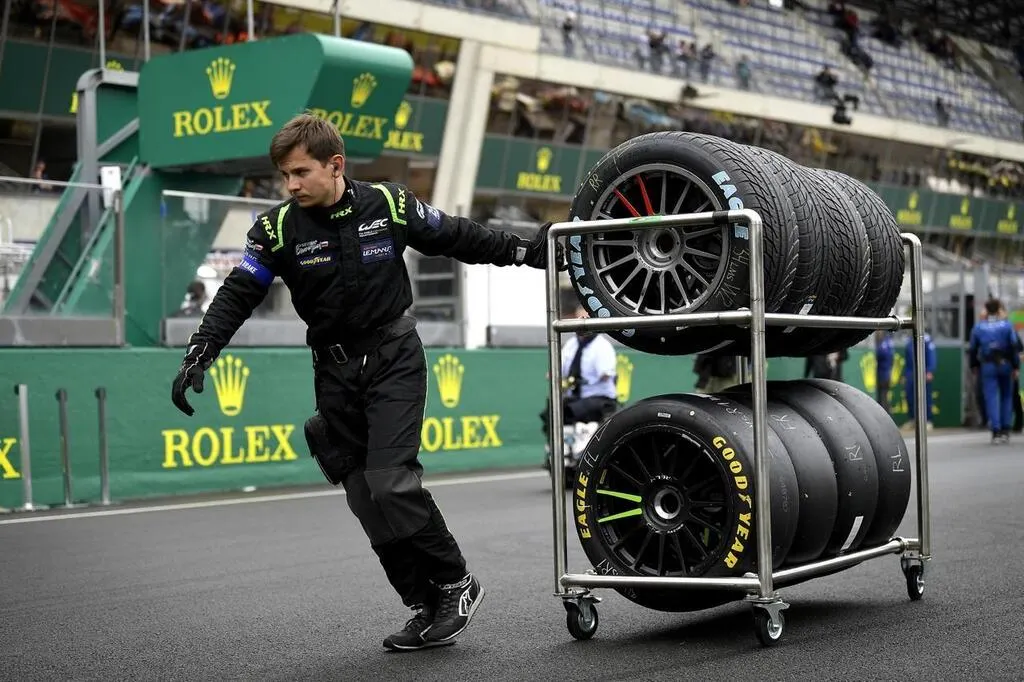 24H du Mans. Médiums, tendres ou pluie : l’enjeu du choix des pneus à l ...