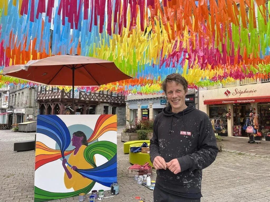Sous le pinceau d’Elouan Diese, Pontivy prend des couleurs - Pontivy ...